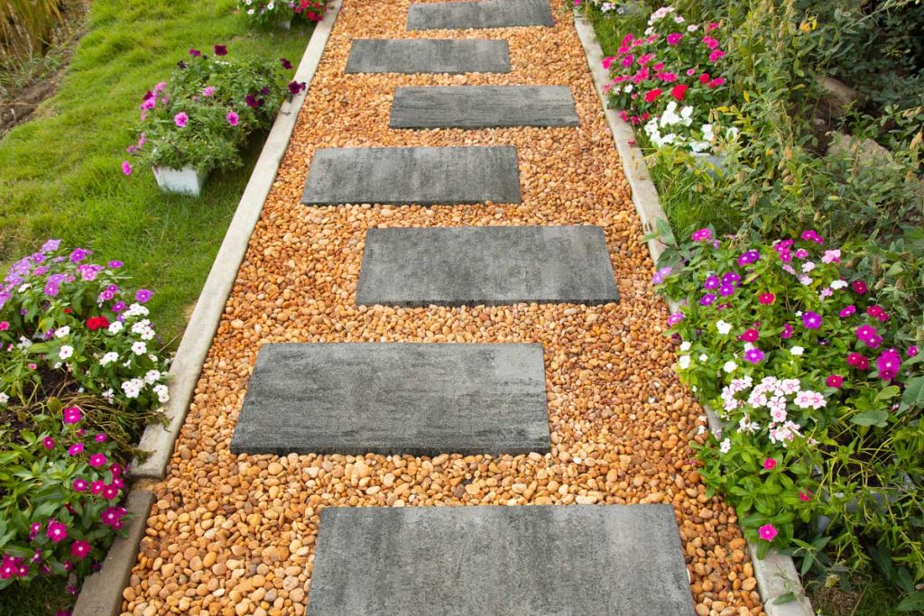 Veľkoformátová dlažba aj do malých záhrad - Záhrada.sk